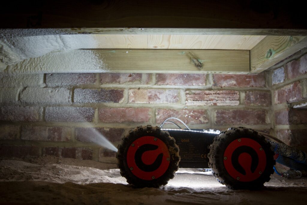 Underfloor insulation robots for wooden and concrete floors